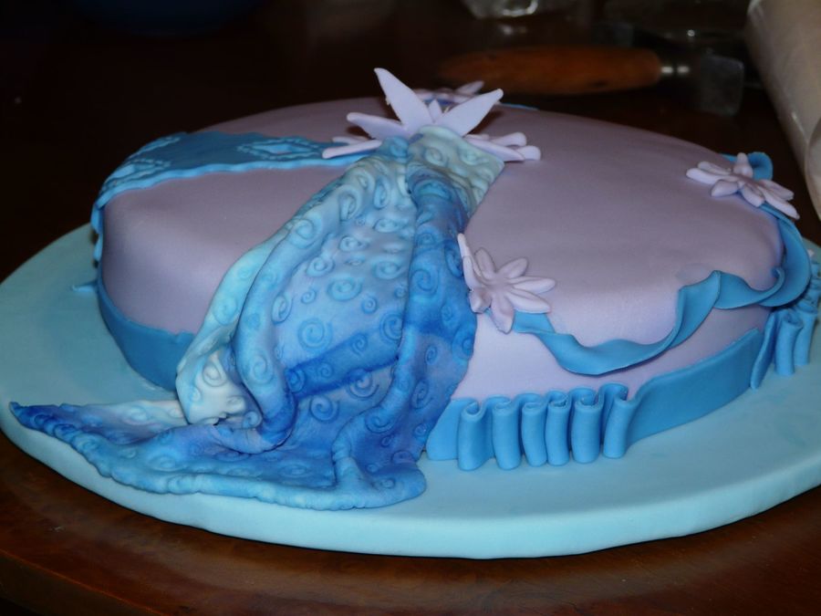 Sample Cake From Wilton Fondant And Gum Paste Class - CakeCentral.com
