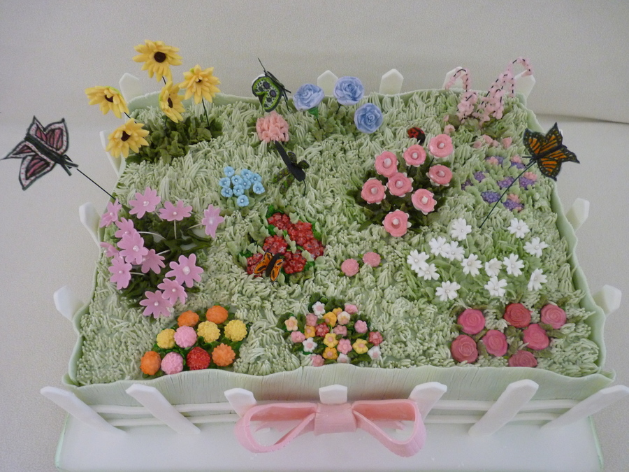 Garden Flowers - CakeCentral.com
