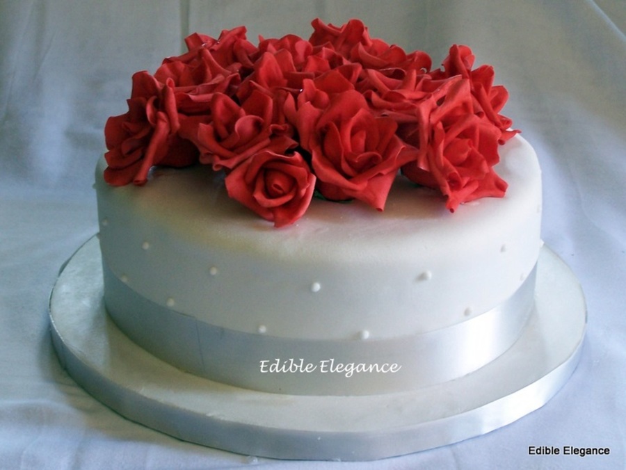 Red Rose Cake - CakeCentral.com