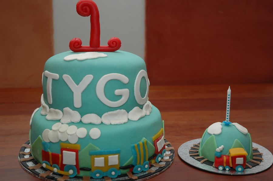 Train Cake - CakeCentral.com
