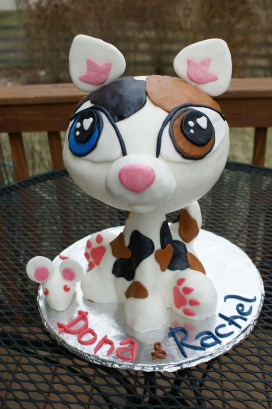 Calico Cat Cake - CakeCentral.com