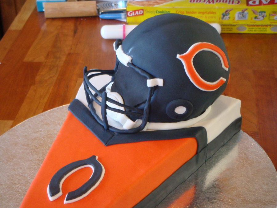 Chicago Bears Cake - CakeCentral.com