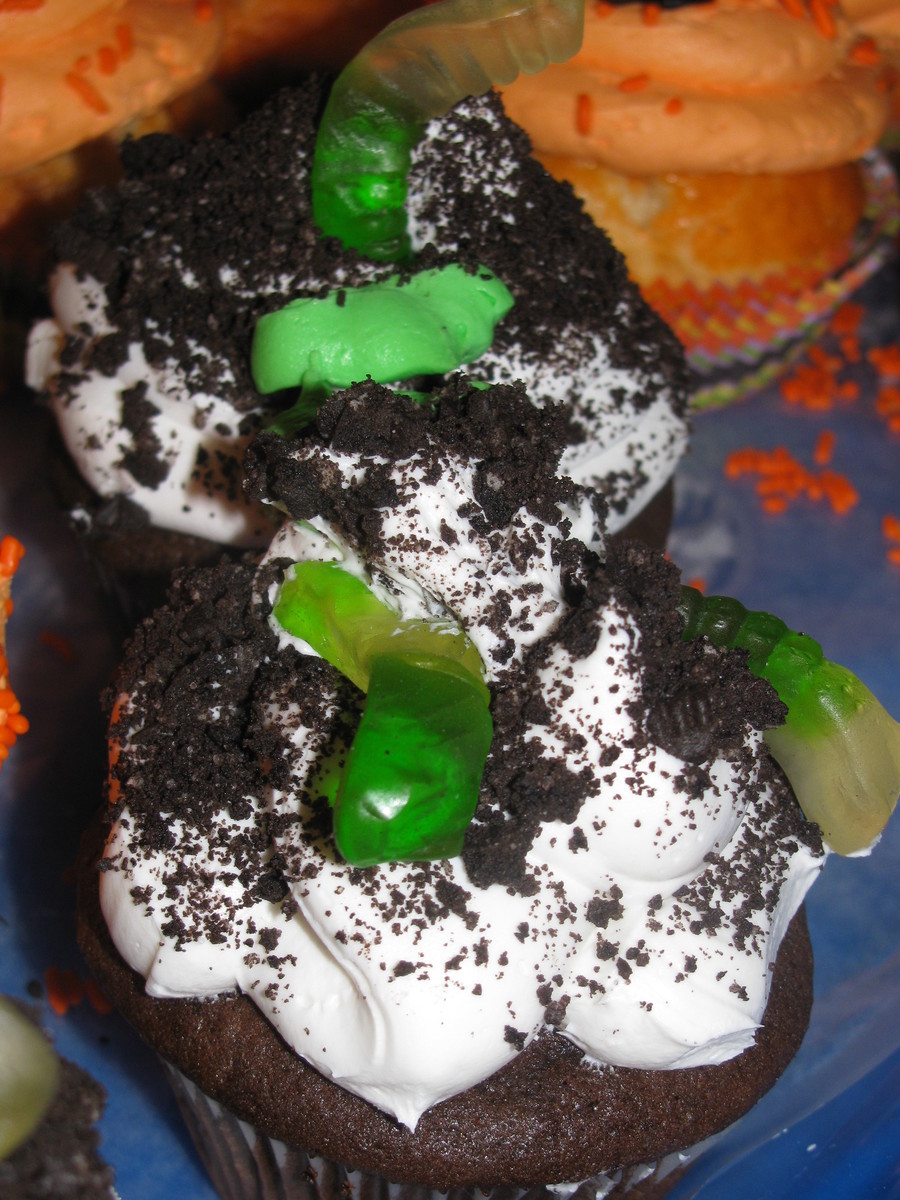 Worms In Dirt - CakeCentral.com