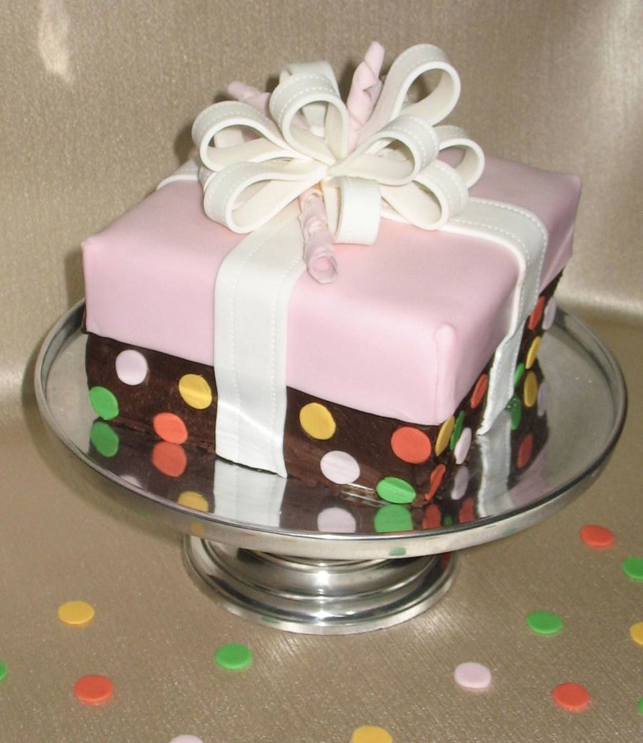 Gift Box Cake - CakeCentral.com