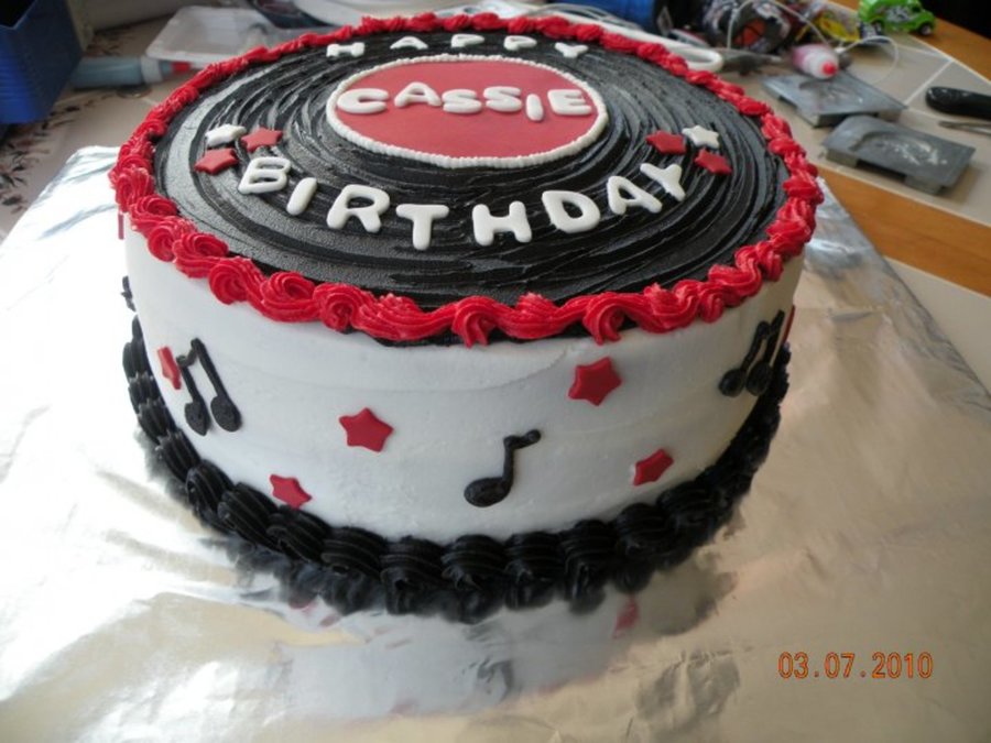 Record Cake - CakeCentral.com
