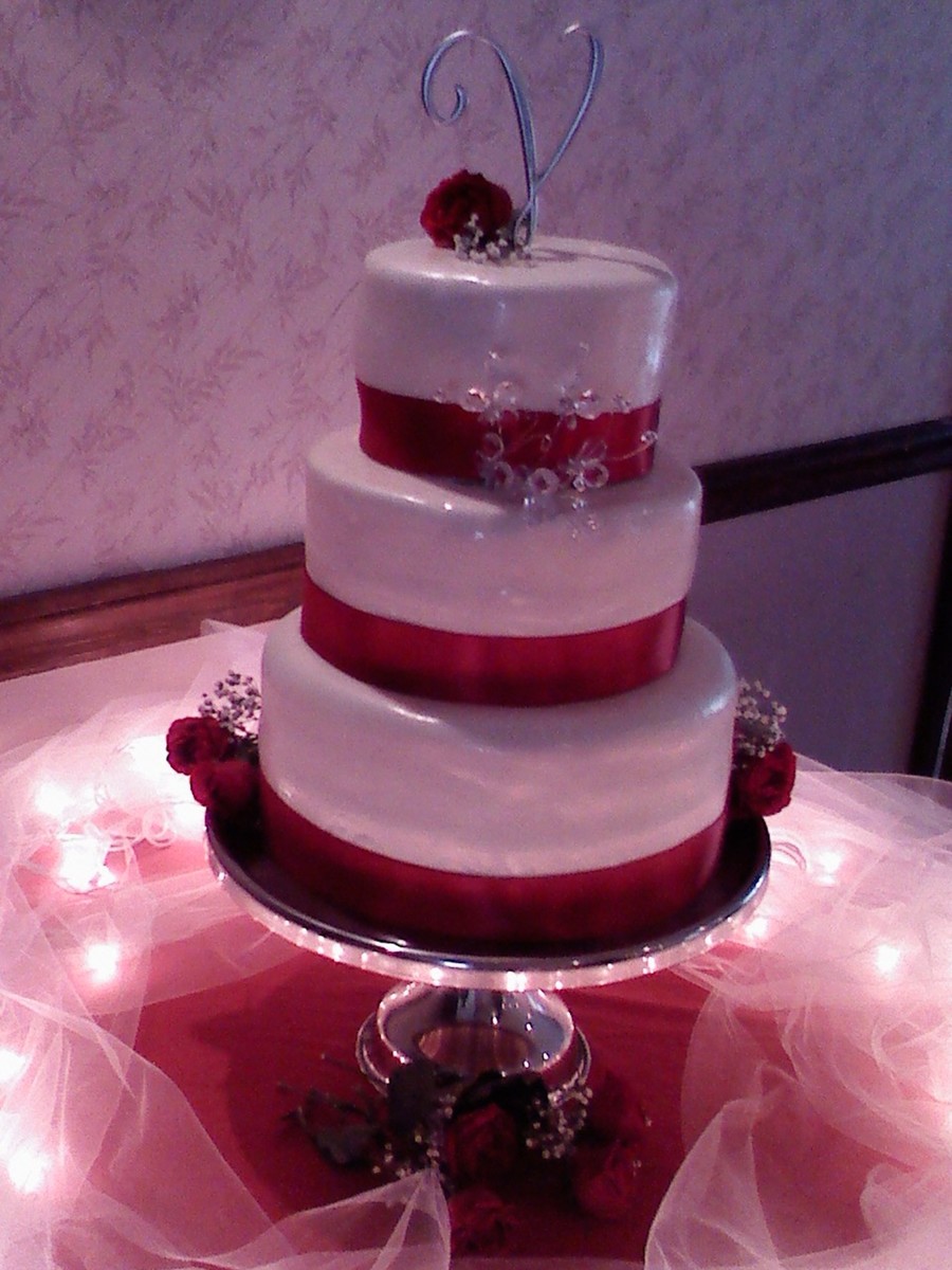 Red And White Wedding Cake - CakeCentral.com