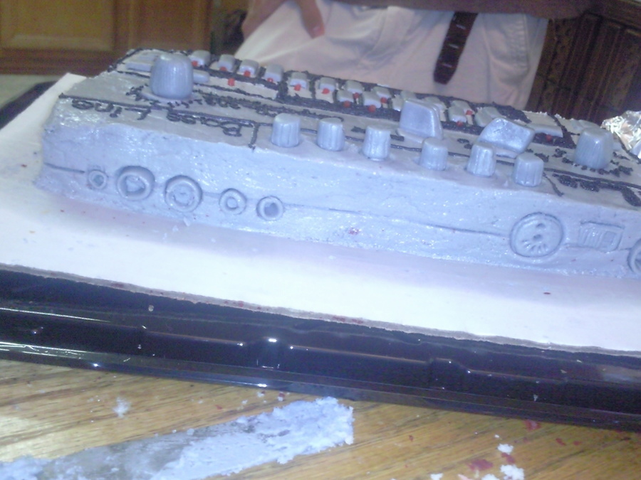 Tb-303 Synth Cake - CakeCentral.com