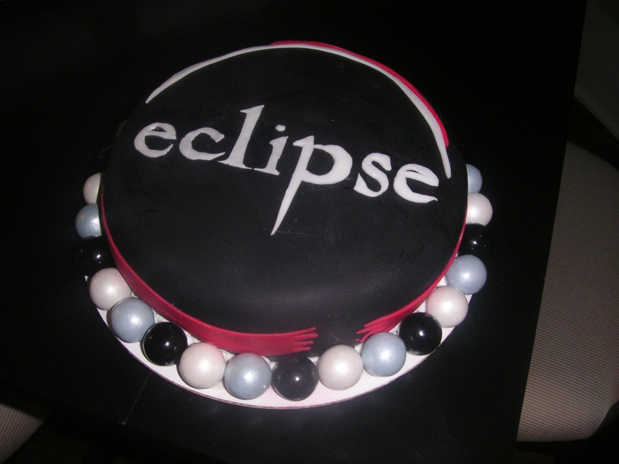 Eclipse Cake - CakeCentral.com