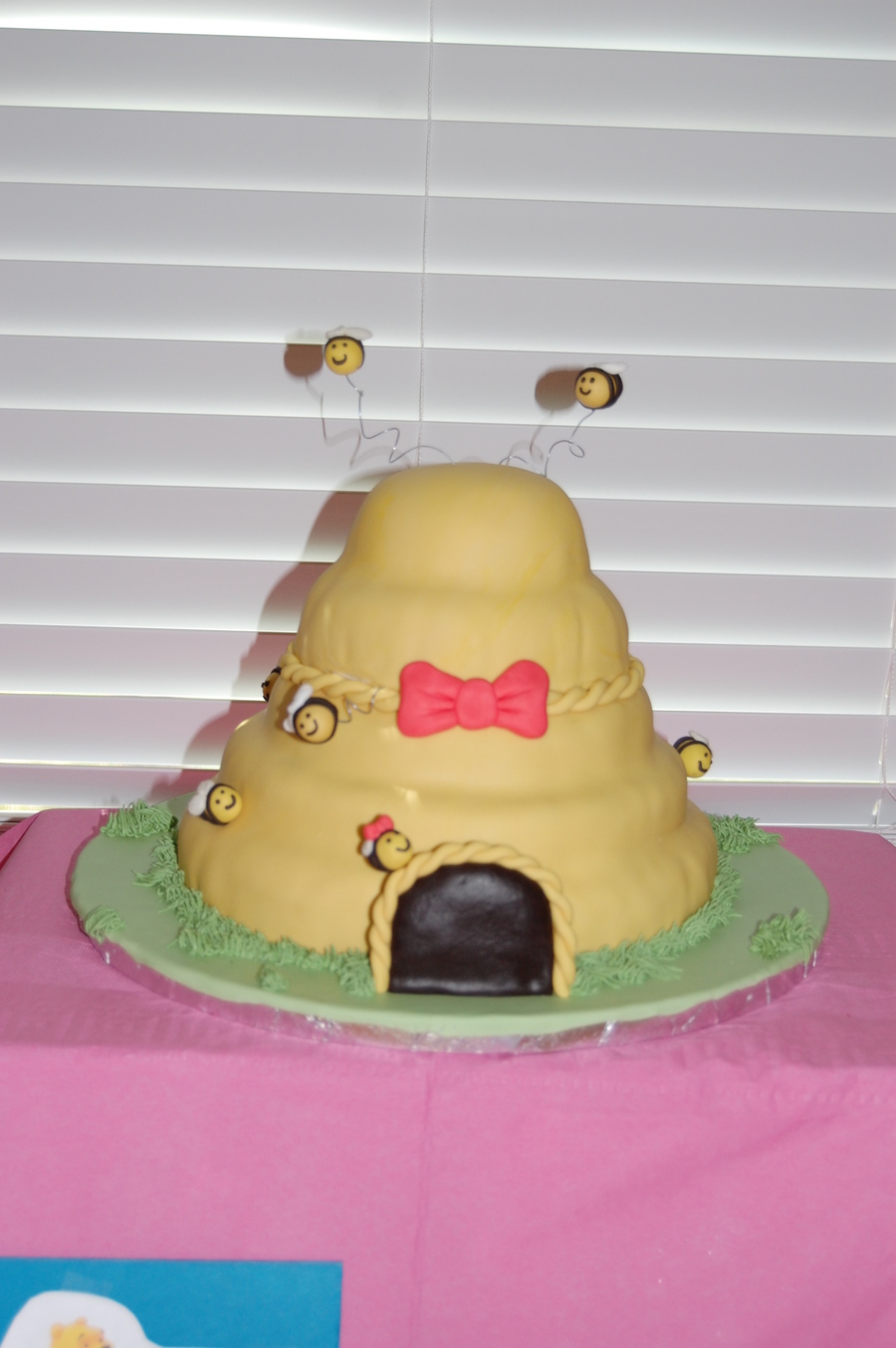 Beehive Cake - CakeCentral.com