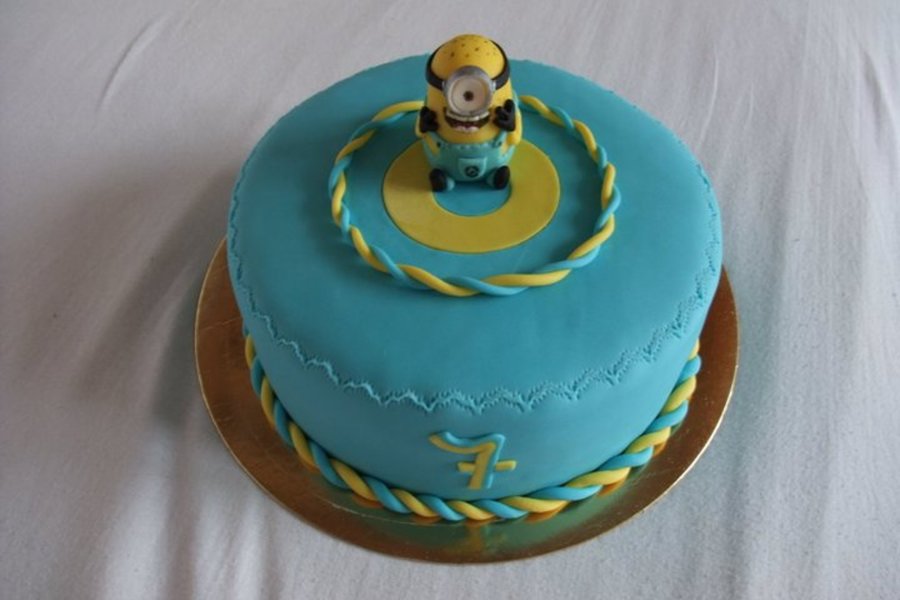 Despicable Me - CakeCentral.com