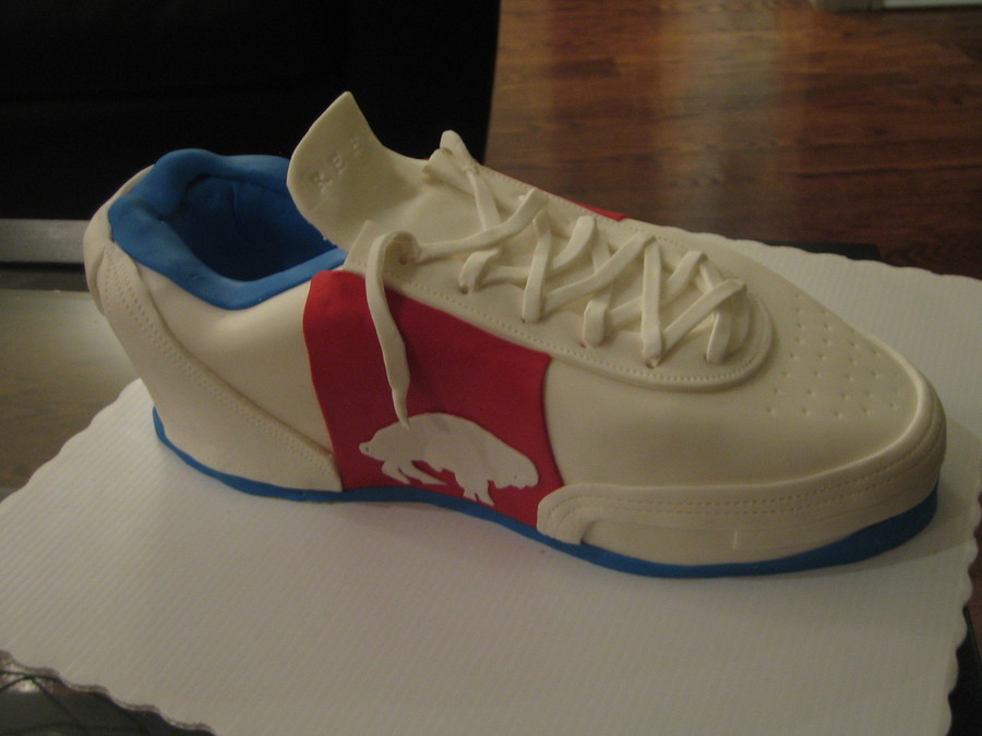 Retro Sneaker - CakeCentral.com