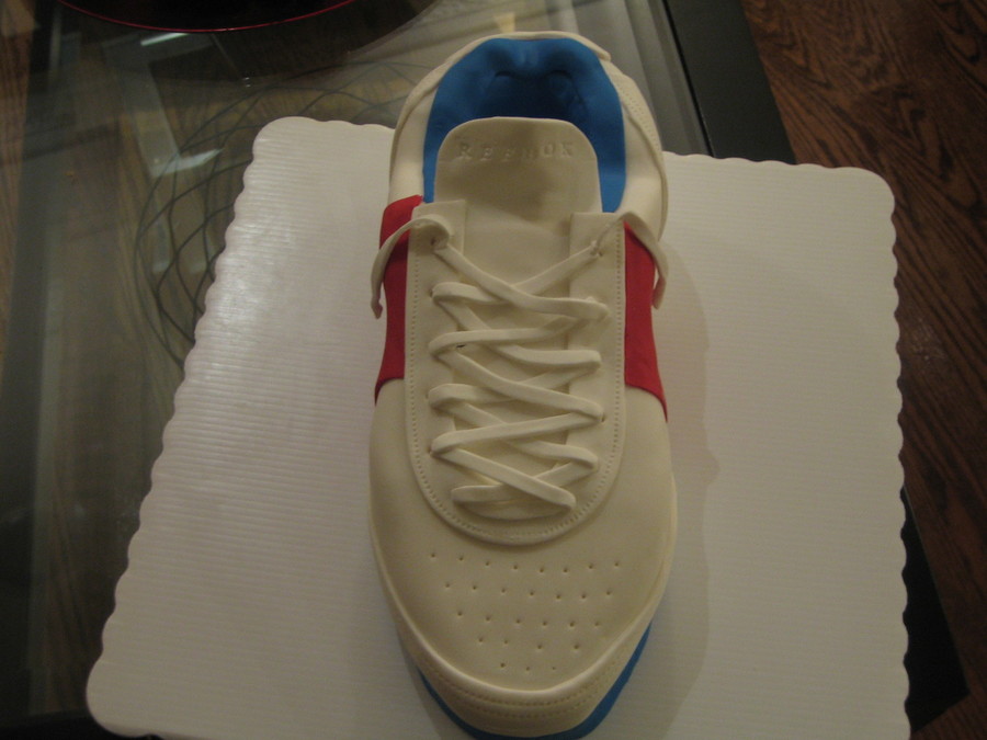 Retro Sneaker - CakeCentral.com