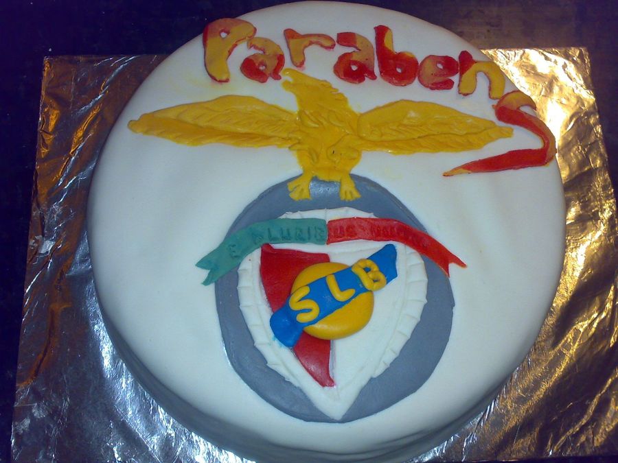Benfica Cake - CakeCentral.com