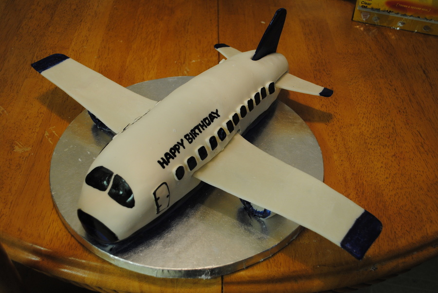 Airplane - CakeCentral.com