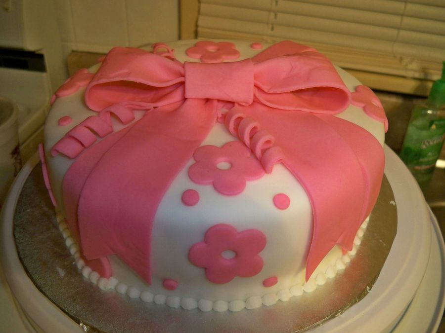 Bow Cake - CakeCentral.com