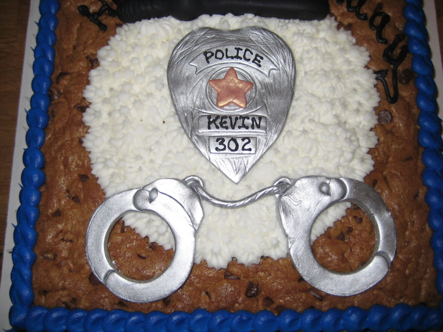 Cookie Cake--Police - CakeCentral.com