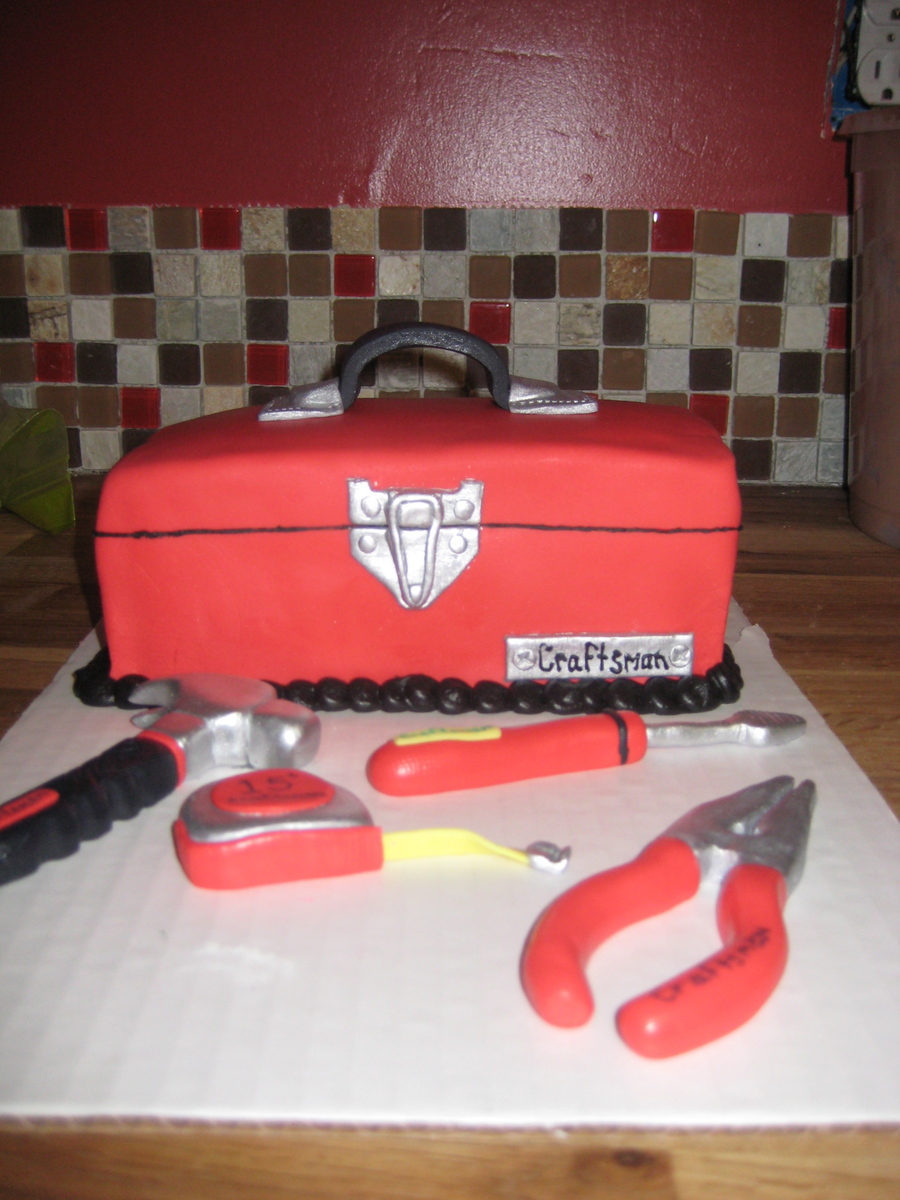 Toolbox Cake - CakeCentral.com