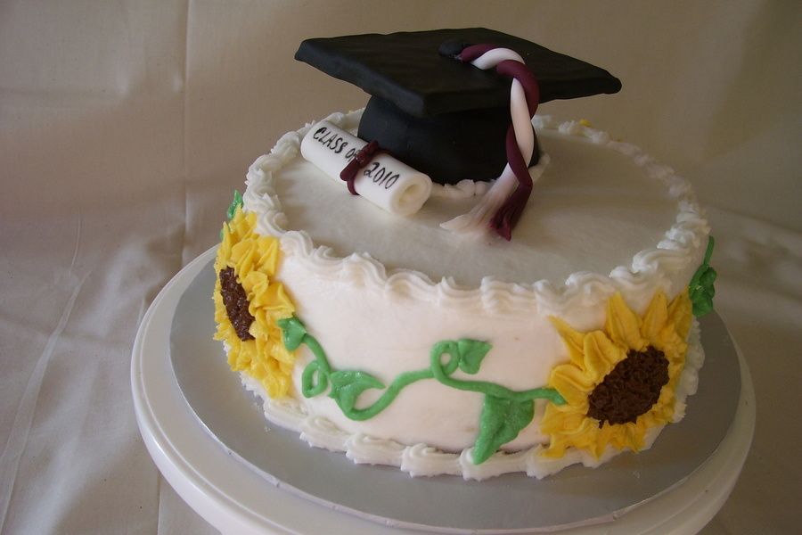 Sunflower Graduation Cap - CakeCentral.com