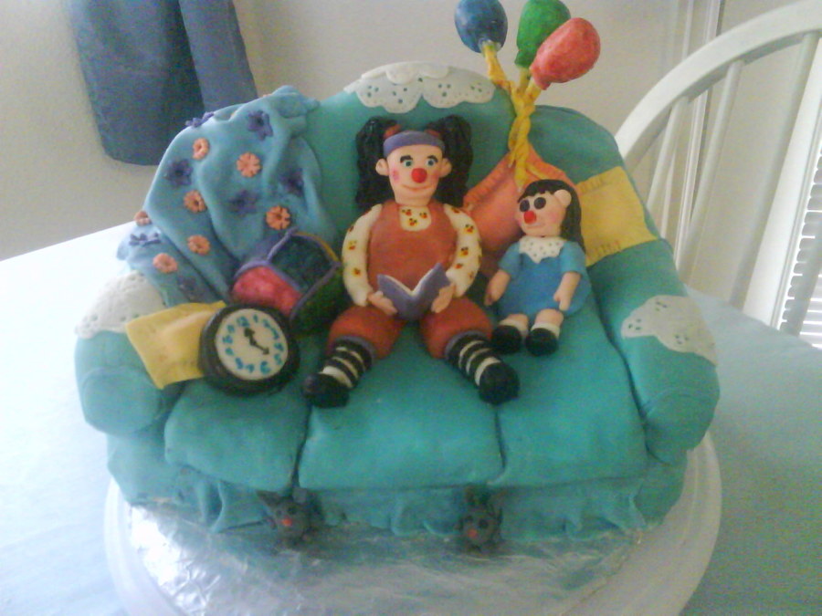 Big Comfy Couch! - CakeCentral.com
