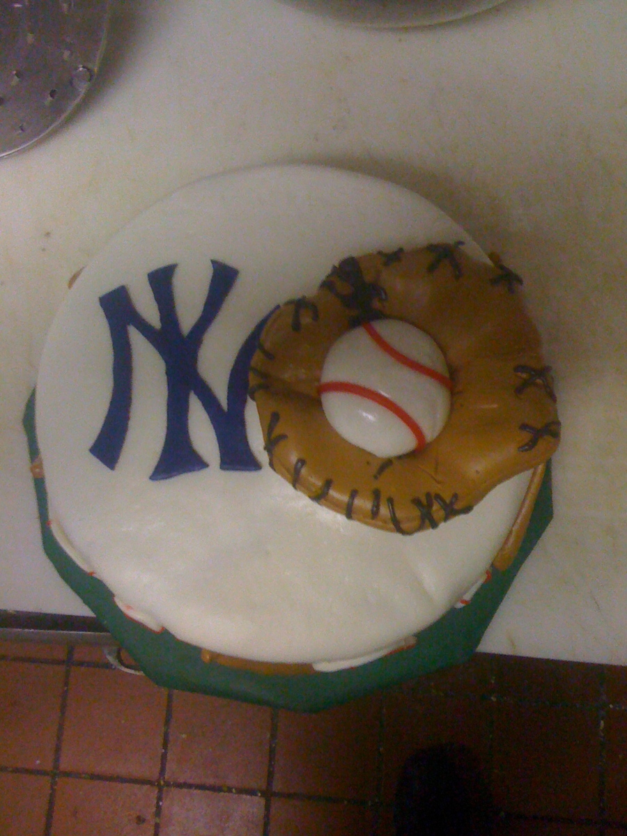 Ny Yankees Cake - CakeCentral.com