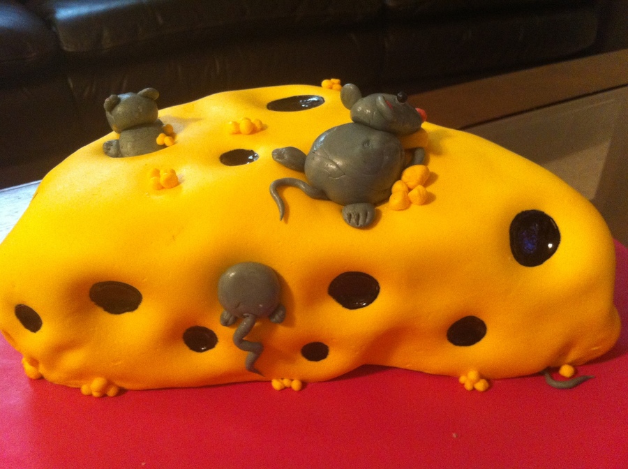 Mouse Cheese Cake - CakeCentral.com