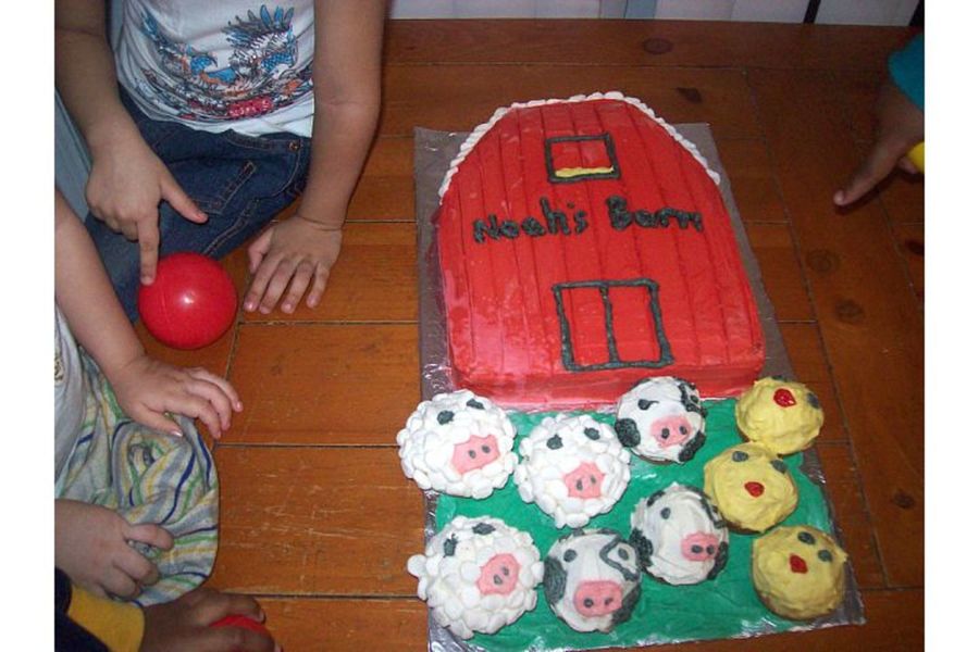 Barn Cake - CakeCentral.com