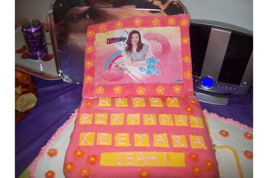 Icarly Laptop Cake - CakeCentral.com