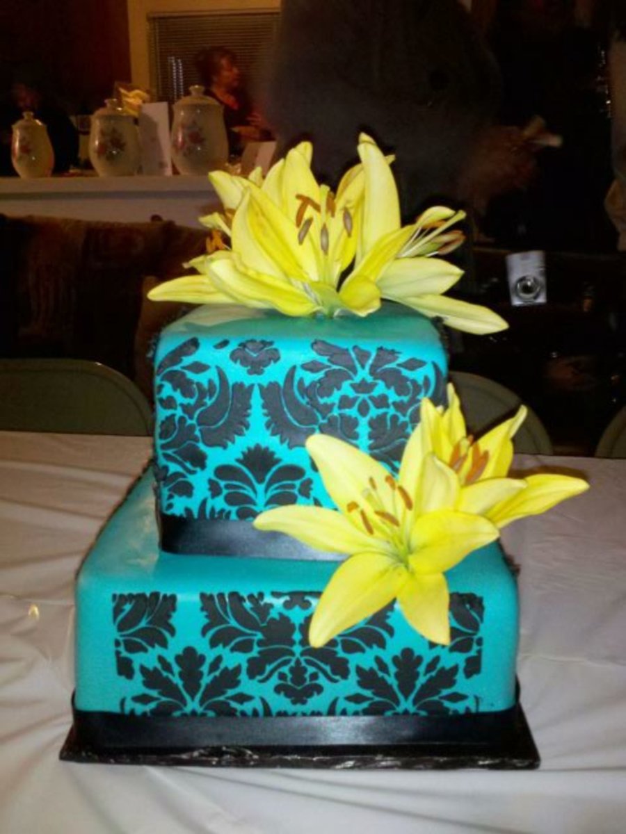 Turquoise Damask - CakeCentral.com