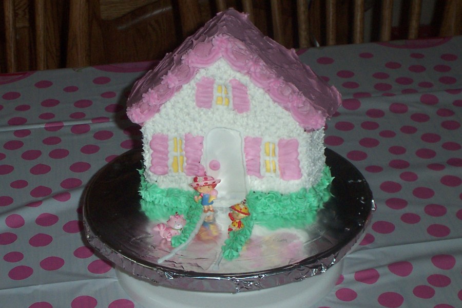 Strawberry Shortcake House - CakeCentral.com