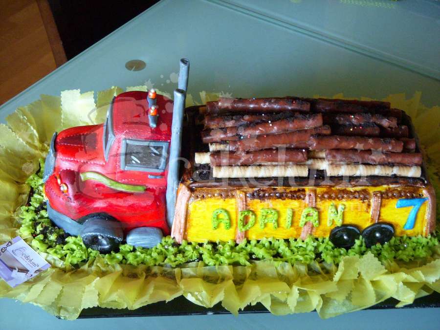 Truck Cake - CakeCentral.com