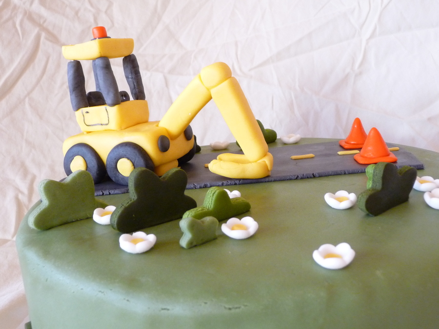 Digger Construction Cake - CakeCentral.com