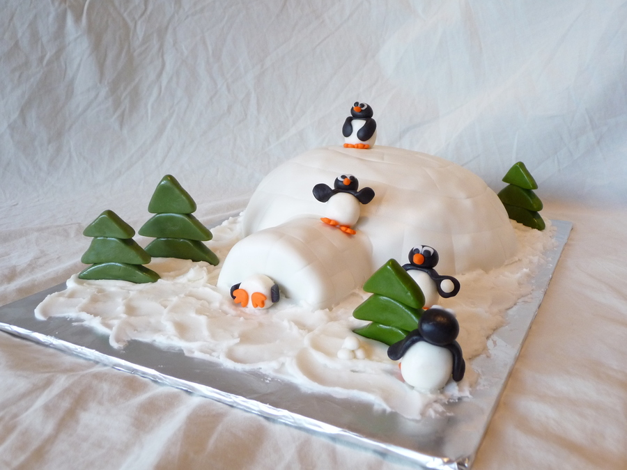 Penguin Igloo Cake - CakeCentral.com
