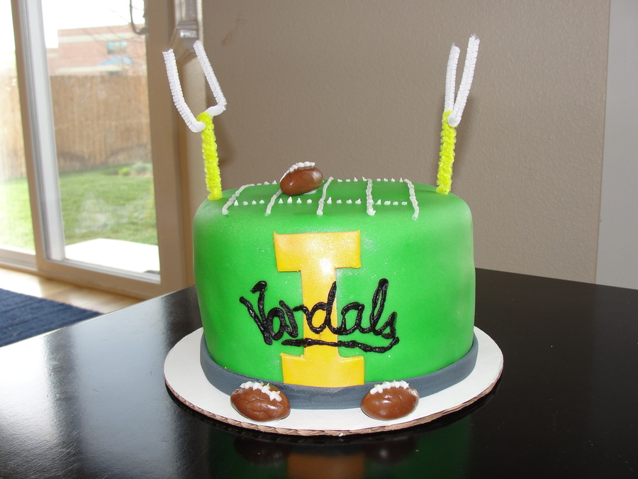 University Of Idaho Cake - CakeCentral.com