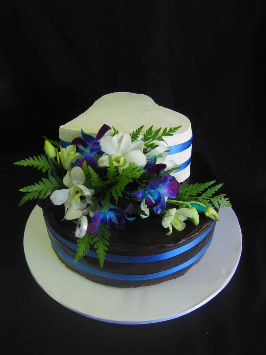 Heart And Round 2 Tier Cakes - CakeCentral.com