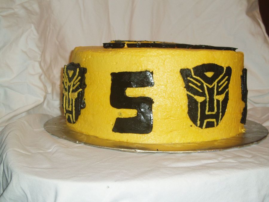Transformers Bumblebee - CakeCentral.com