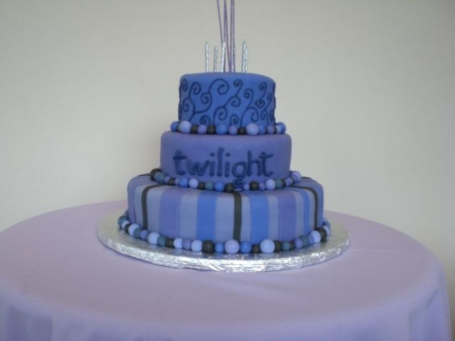 Twilight Birthday Cake - CakeCentral.com