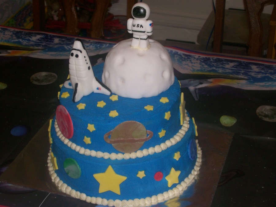 Space Cake - CakeCentral.com