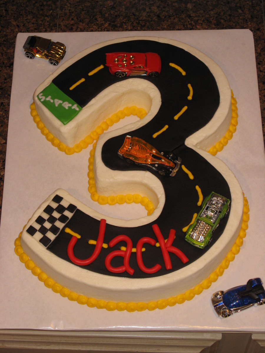 Race Track Cake - CakeCentral.com