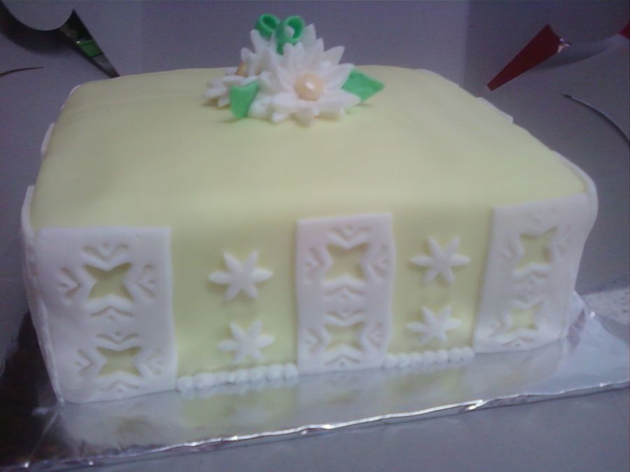 Daisy Cake For Fondant Class - CakeCentral.com
