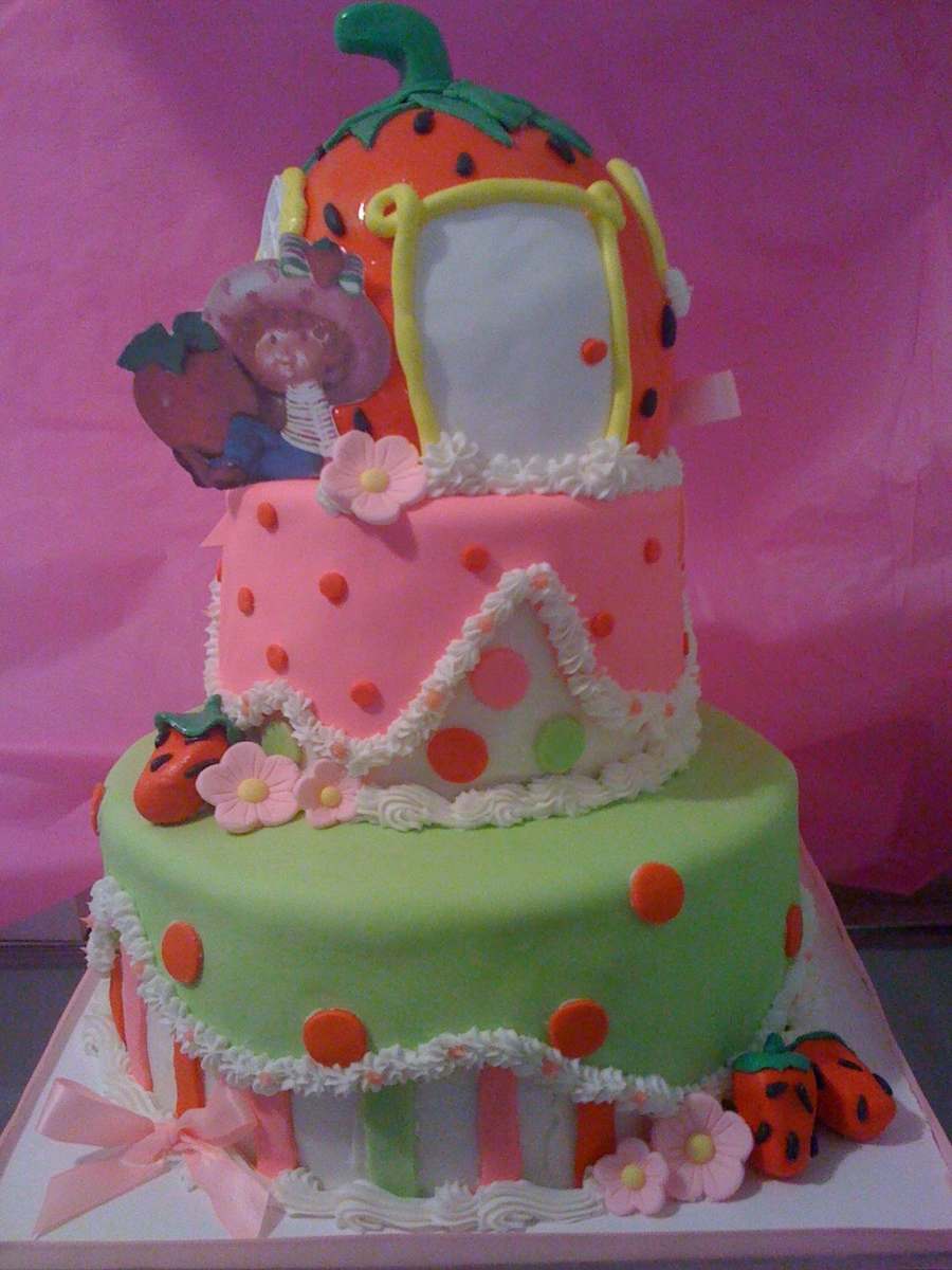 Strawberry Shortcake Design - CakeCentral.com