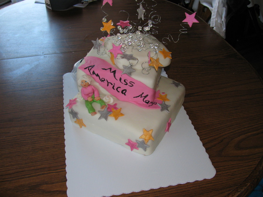 Miss America Margo - CakeCentral.com