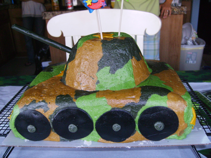 Army Tank Bday - CakeCentral.com
