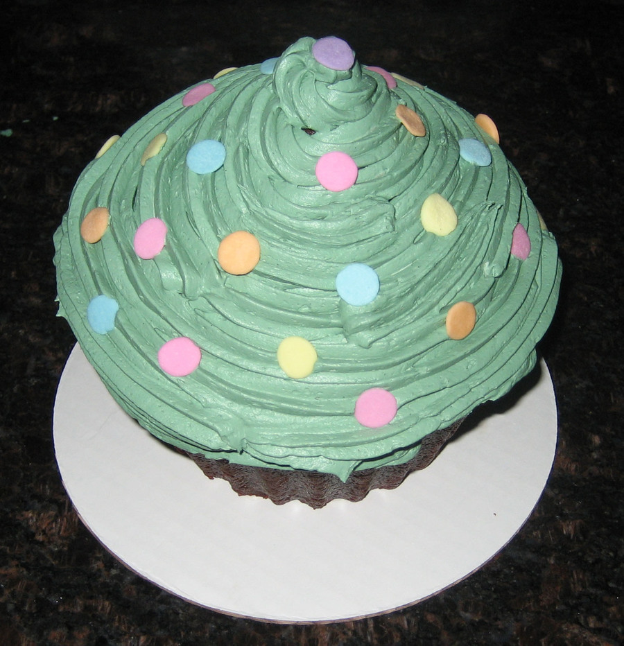 Giant Cupcake - CakeCentral.com