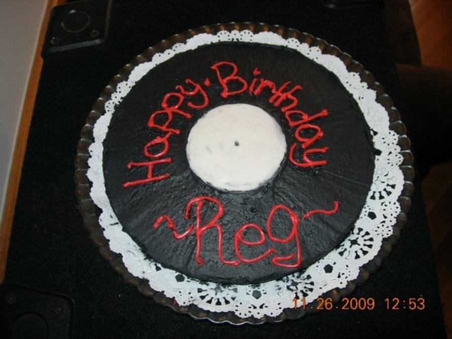 Record Cake - CakeCentral.com