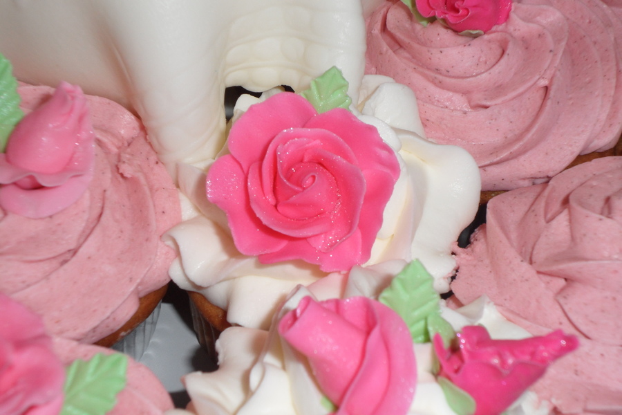 Tea Party Cupcakes With Tea Set - CakeCentral.com