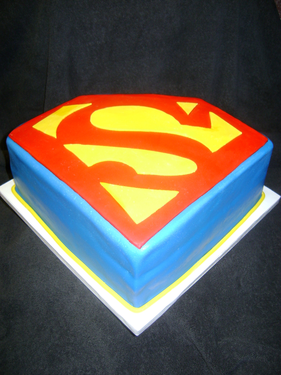 Superman Logo - CakeCentral.com