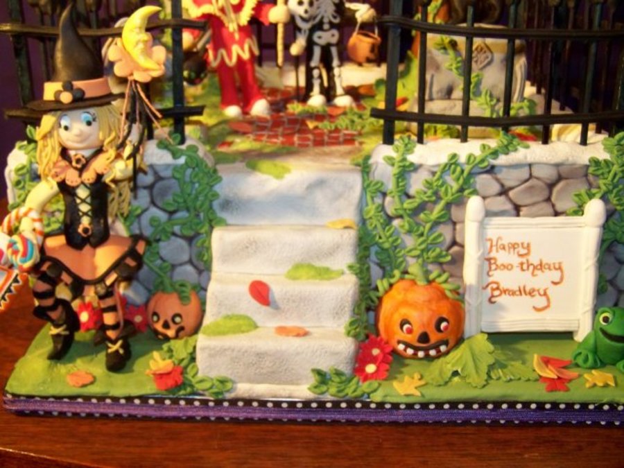 Spooky Grove Cemetery - CakeCentral.com