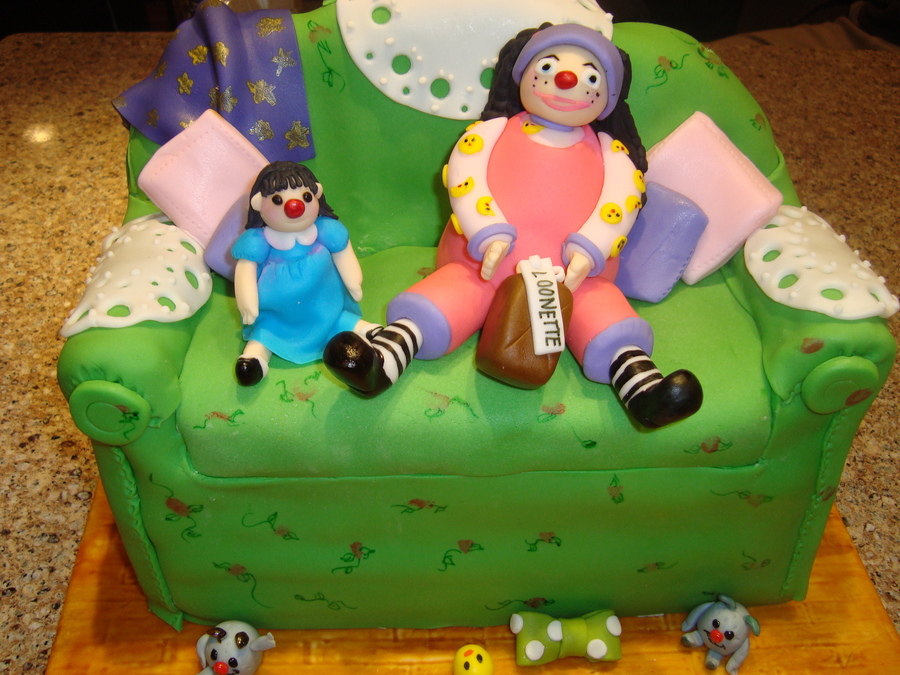 Big Comfy Couch - CakeCentral.com