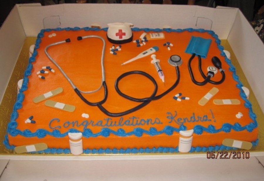 Nursing Degree Graduation Cake - CakeCentral.com