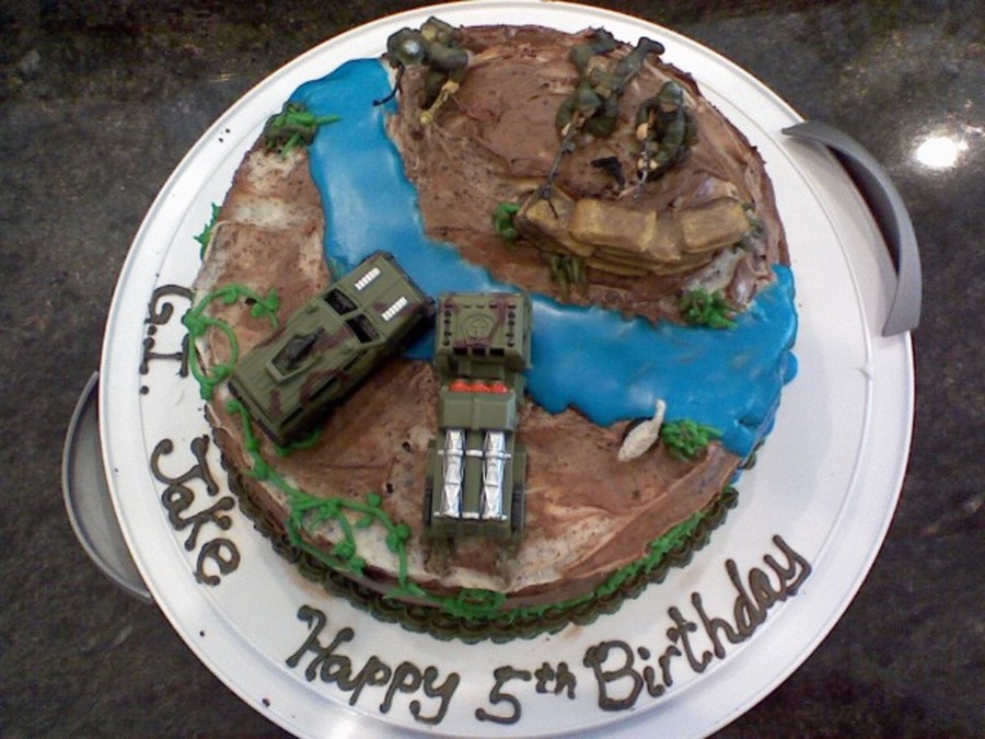 Army Scene - CakeCentral.com